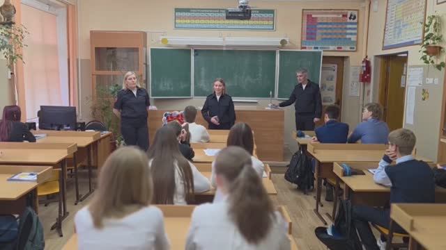 В Белгороде полицейские провели для школьников урок правовой грамотности