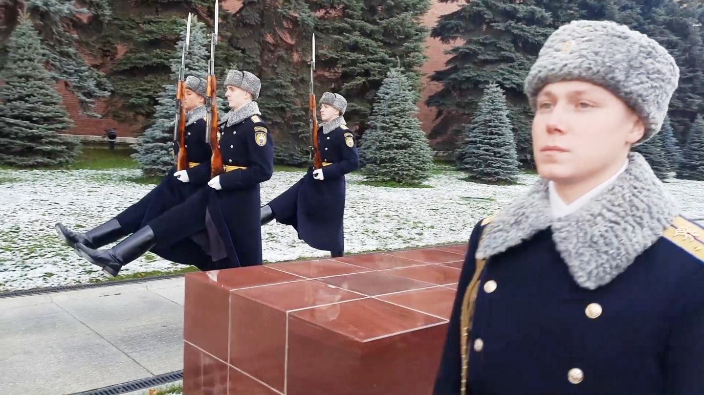 Смена караула, Москва, Александровский сад