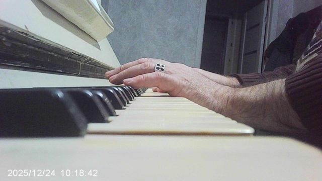 Пианино: разучиваю "Лейся песня на просторе"