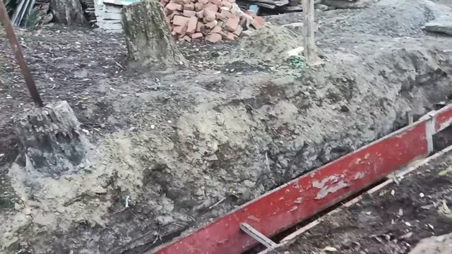 17,18 октября 2025г.Строю дом. Привезли цемент. Начала заливать фундамент.