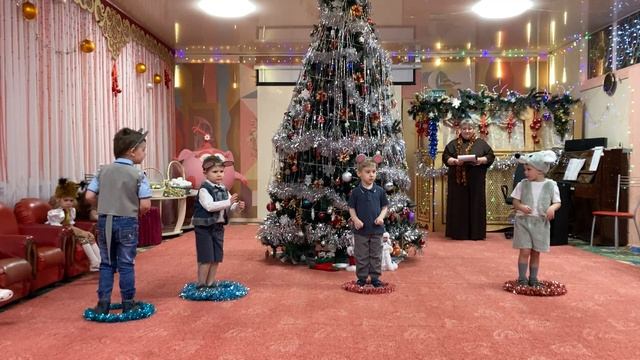 Танец мальчиков-мышат. Группа №5 "Звёздочки"