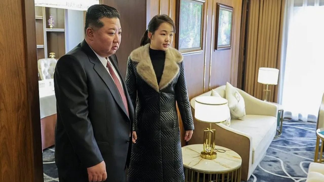 Ким Чен Ын с дочерью открыли несколько туристических отелей в КНДР