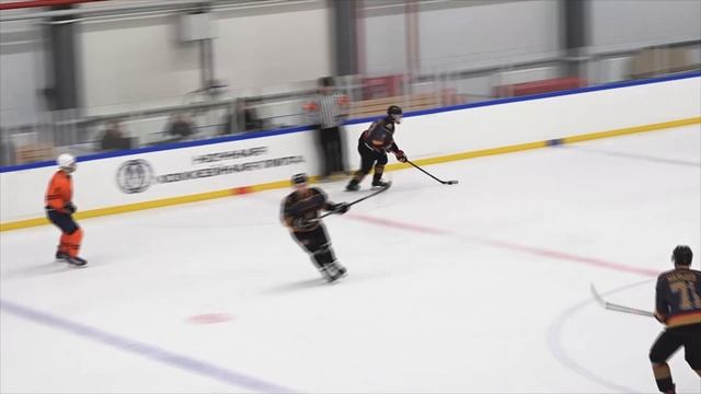 (23.12.2025) В Ночной хоккейной лиге отыграли заключительный матч в уходящем году