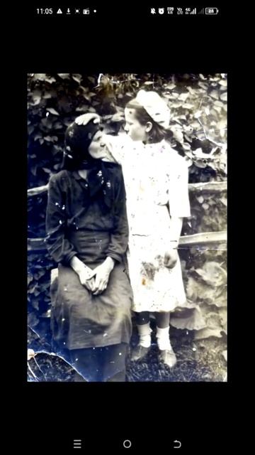 Шабанова Анна Михайловна со своей бабушкой