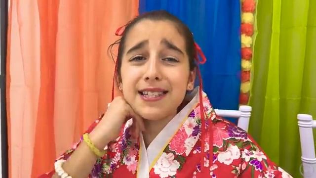 Настя и друзья пробуют еду разных стран