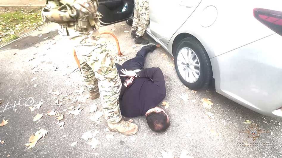 В Сочи задержали таксиста, который собирался похитить 1,9 миллиона рублей со счета участника СВО