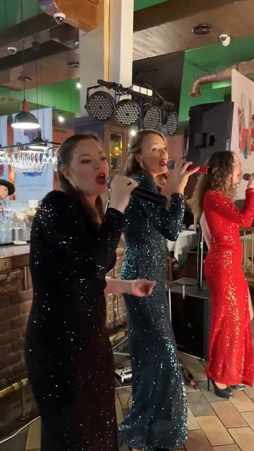 Стильная версия любимого хита Sweet dreams   #кавергруппа  #фьюжн_видео  #cover #хит #welcome