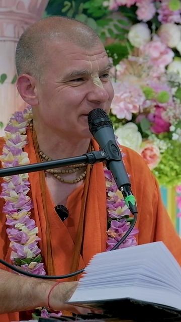 Почему Кришна засунул Себе в рот большой палец Своей ноги?