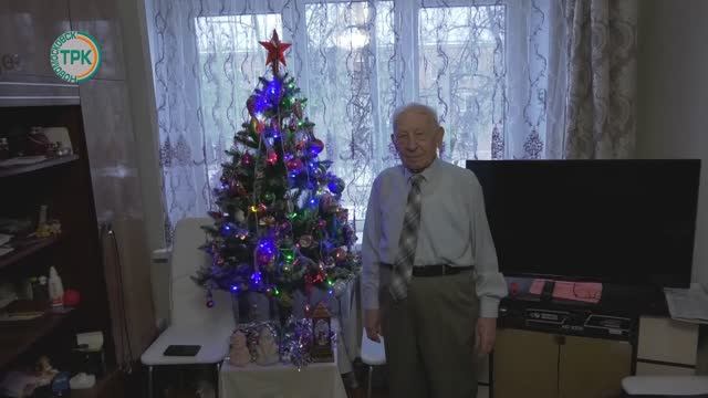 Ветераны Великой Отечественный войны получают подарки от администрации Новомосковска