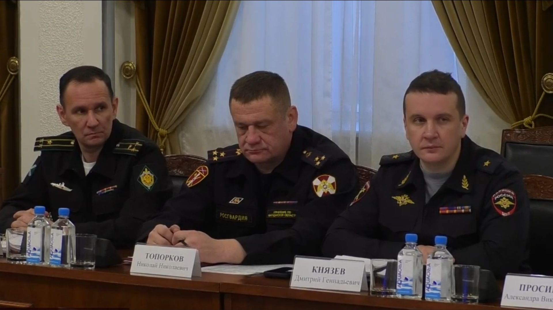 В правительстве Колымы обсудили меры обеспечения безопасности в период новогодних праздников