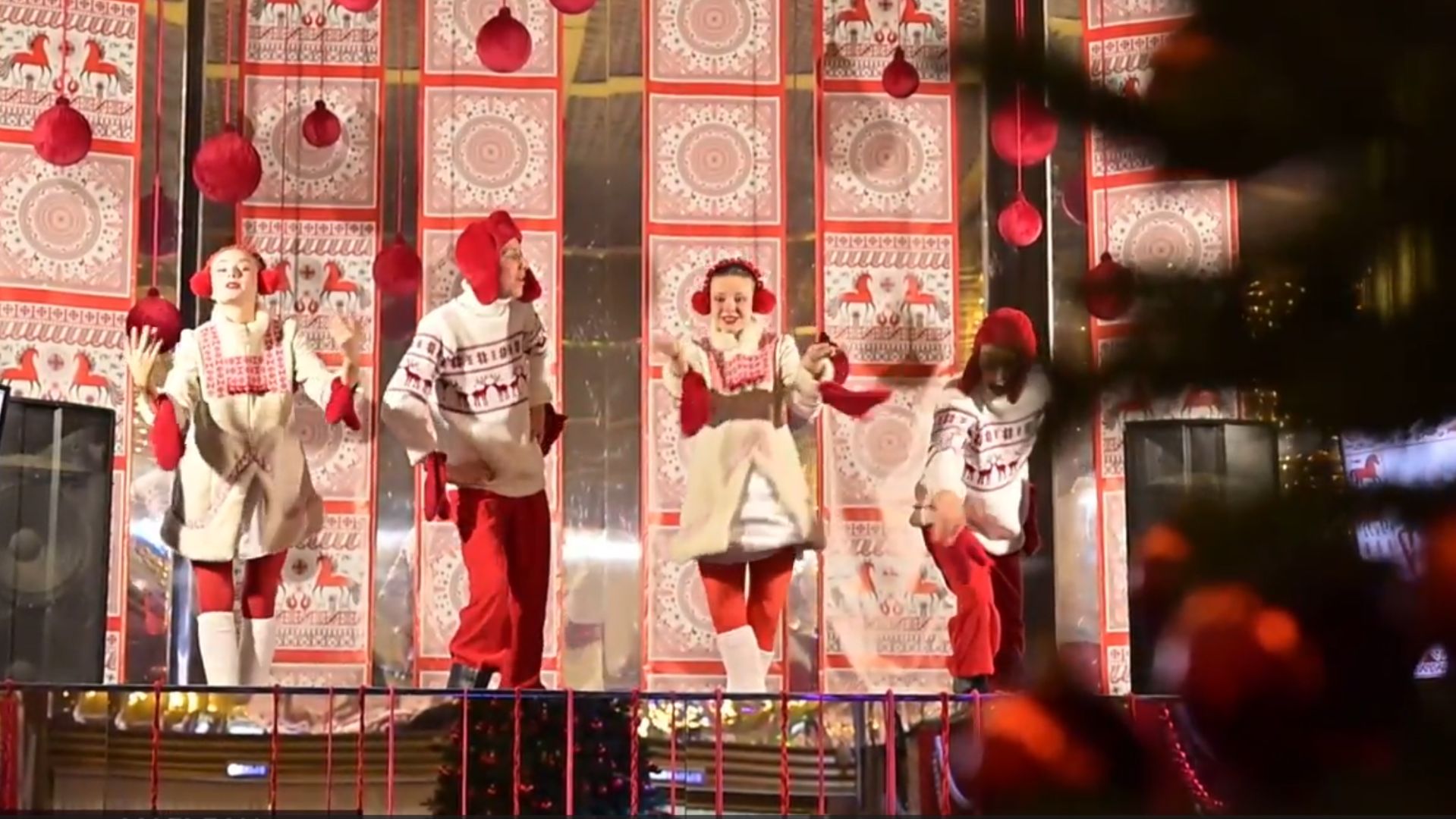 Магаданские дети встречают Новый год на «Ёлке мэра» (0+)