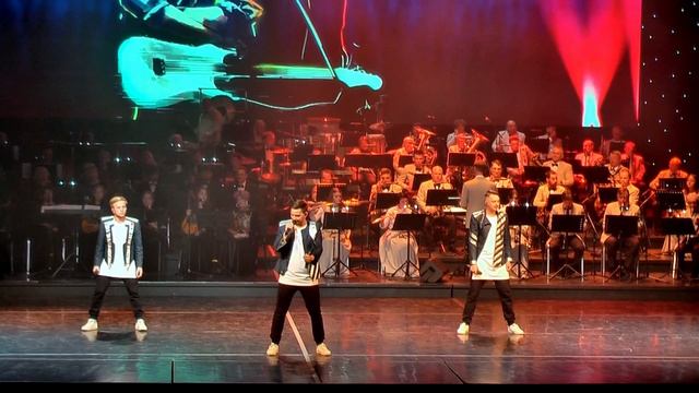 "Группа крови", но с медными трубами! Необычный кавер от ансамбля "Космос" и оркестра