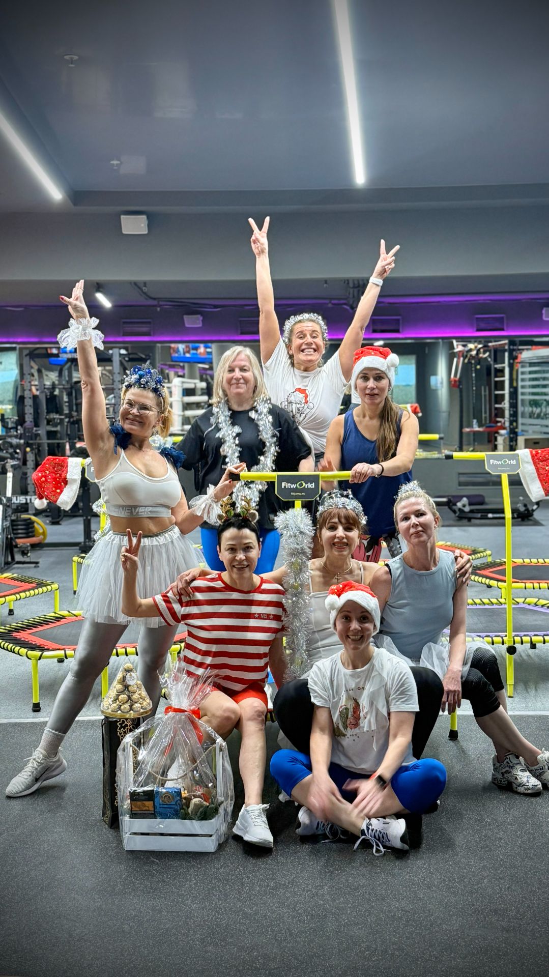 Команда нашего 🔥джампинг-класса поздравляет вас с Новым годом!