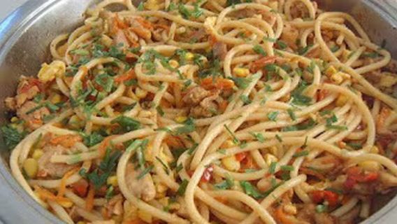 Gebratene Nudeln. Маринкины творинки. Всем МИРА и Добра!