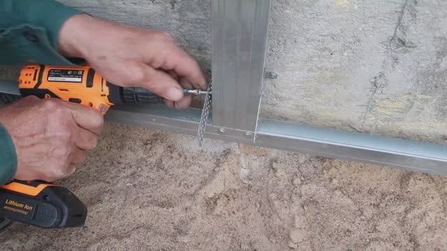 Отделка фундамента каркасного дома фасадными панелями - монтаж каркаса и облицовка цоколя фундамента