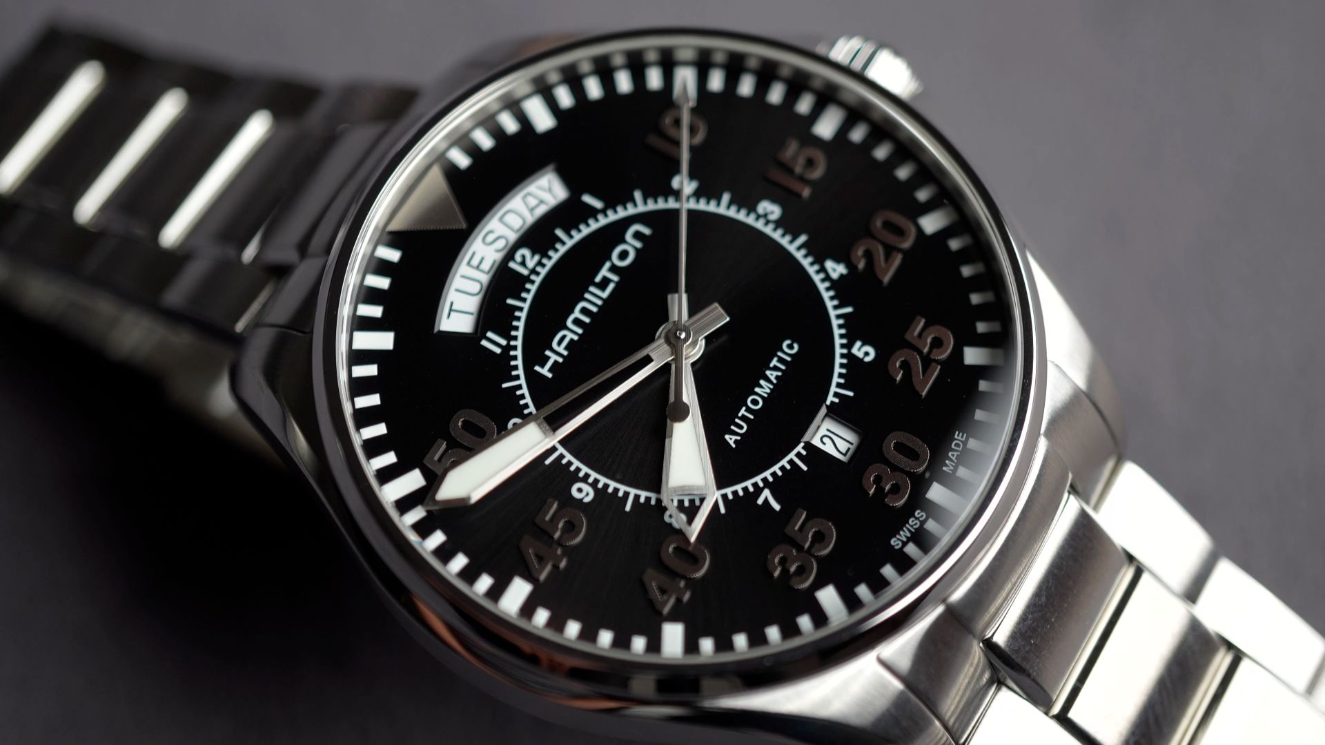 Они придумали Эталон пилотских часов. Интерстеллар - Hamilton Khaki Aviation Pilot Day Date