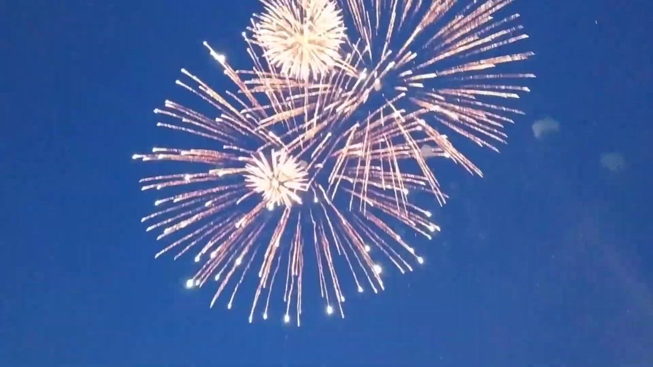 9 мая 2019, у нас на районе - салют ко дню Победы