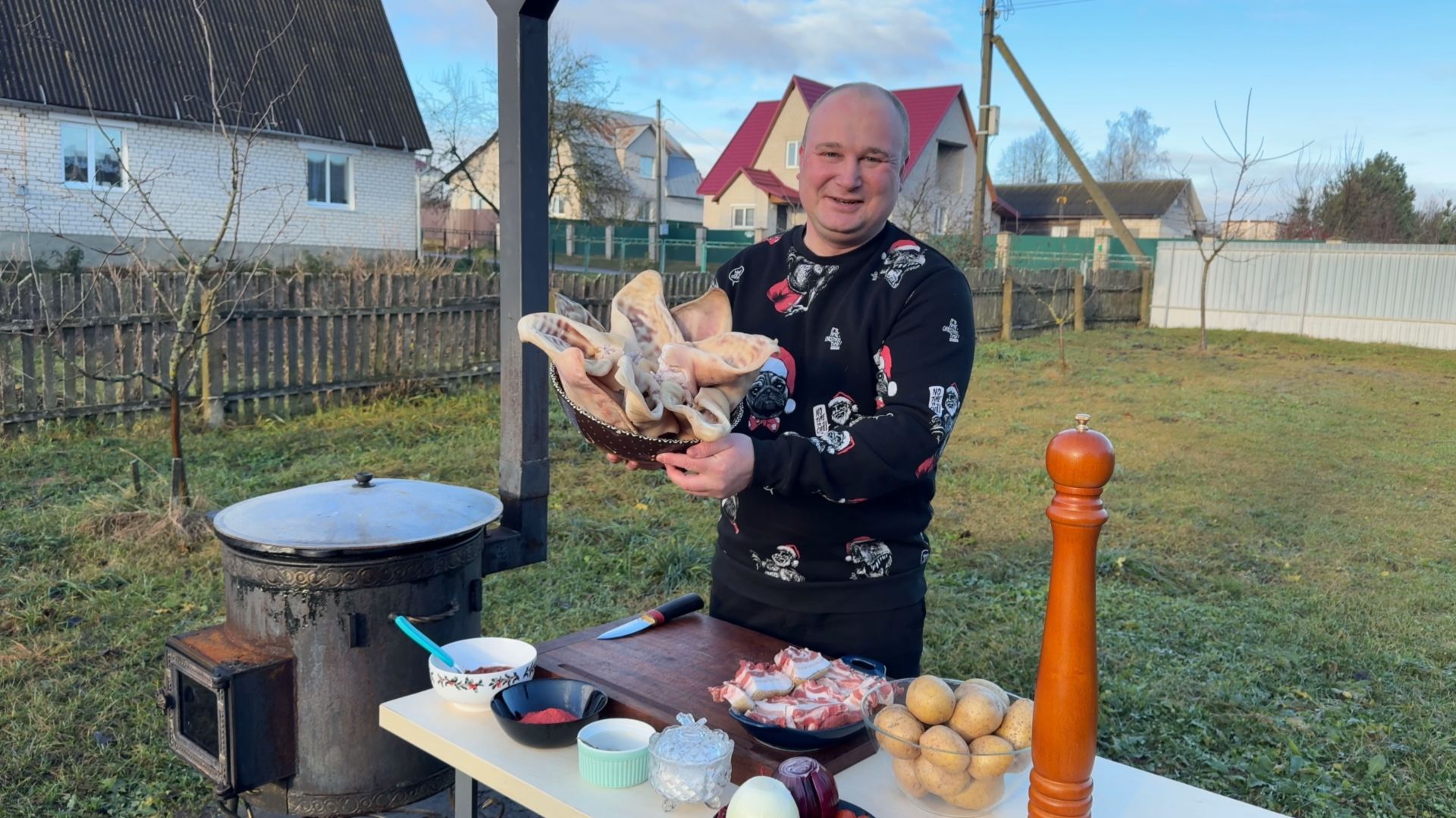 ЗА УШИ НЕ ОТТАЩИШЬ! УШИ В КАЗАНЕ!