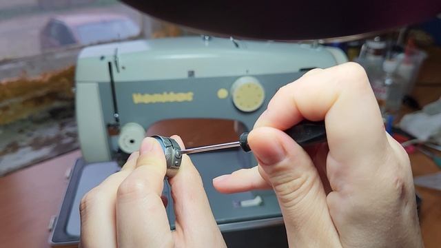 Veritas 8014/35 инструкции заправка нижней нити (2)