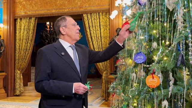 Министр МИД С.В.Лавров в шестой раз принял участие в ежегодной благотворительной акции #ЁлкаЖеланий