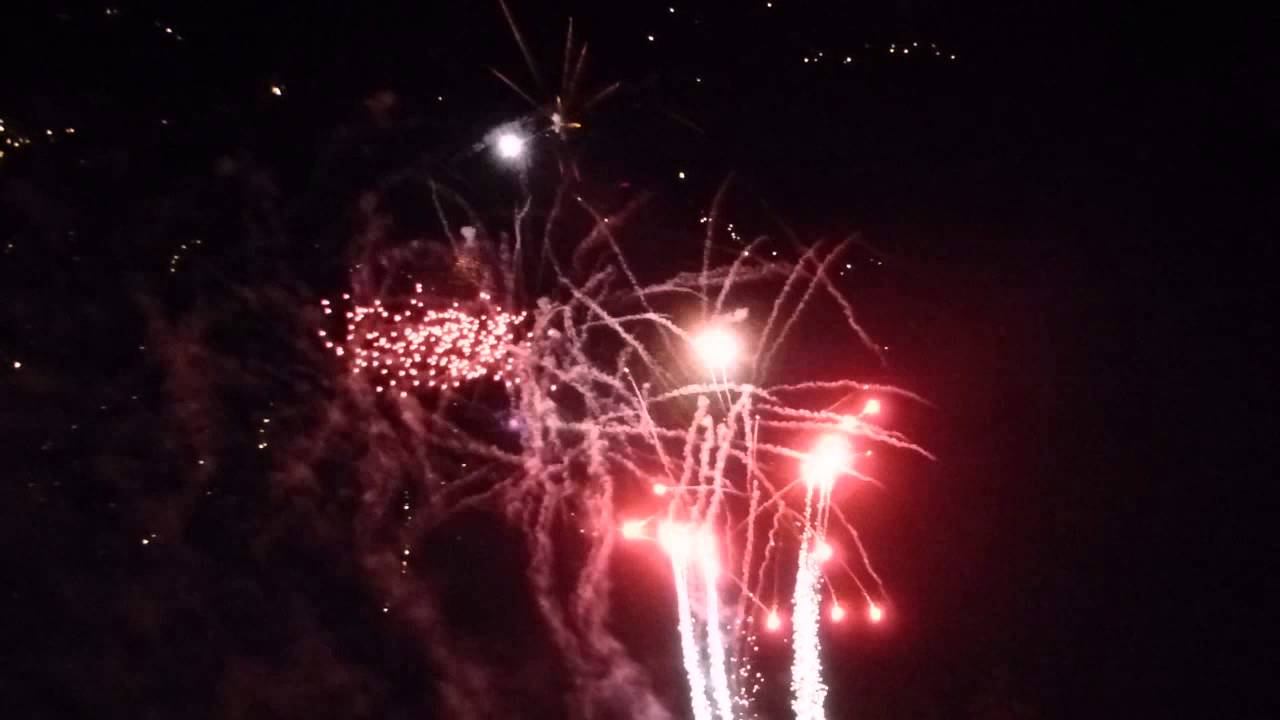 Салют в честь 70-летия Победы 9 мая в Новосибирске у ДК «Приморский»