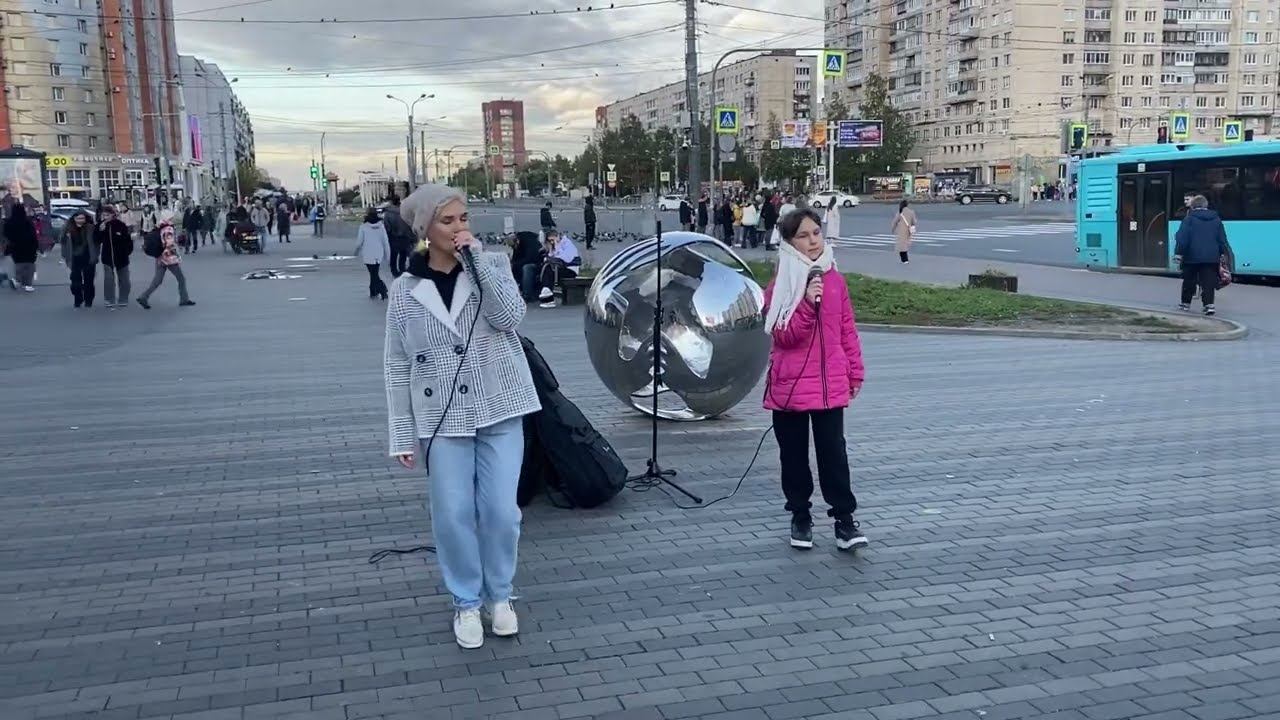 Фрагменты уличного служения группы "Софония" на проспекте Просвещения