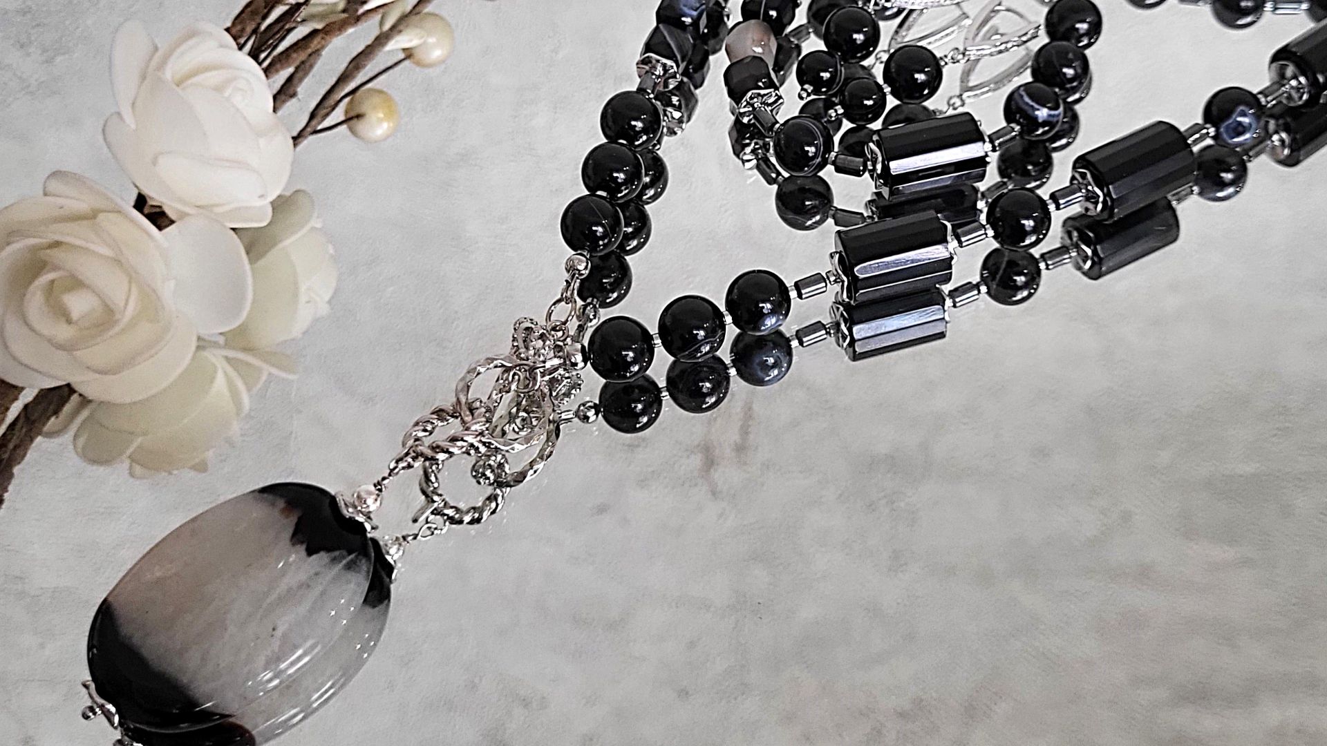 Комплект из агата глазкового, оникса черного