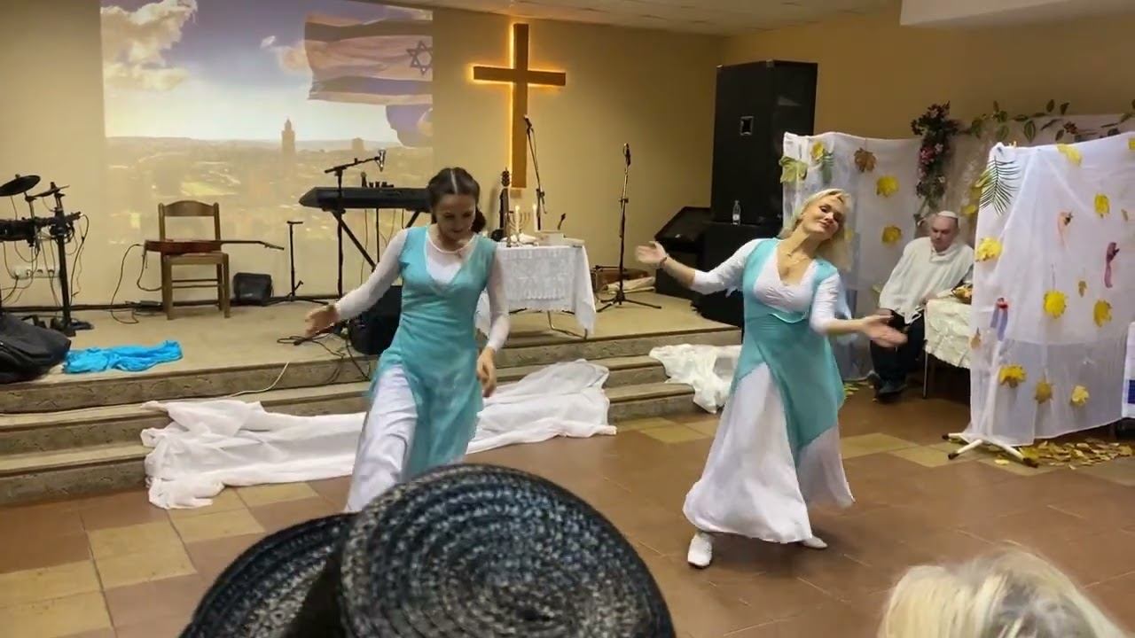 Танцы группы «Софония» на празднике Кущей в Санкт-Петербурге