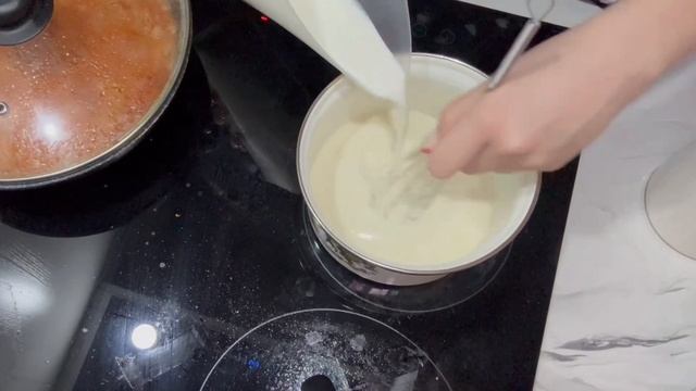 27/12 25 ГОТОВИТ ВНУЧКА. ЛАЗАНЬЯ.