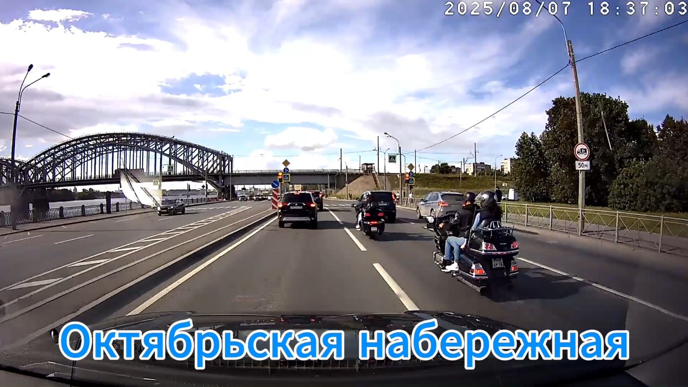 Октябрьская набережная из окна авто Санкт-Петербург