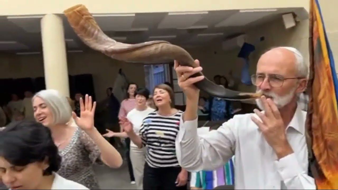 Поклонение на конференции "Мосты мира" в Раменском