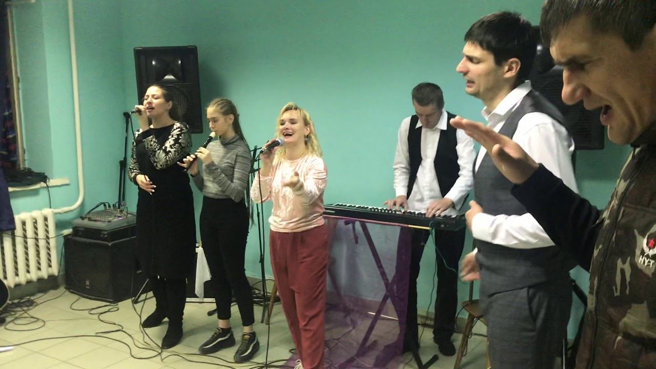 Молитва в Ижорском центре.