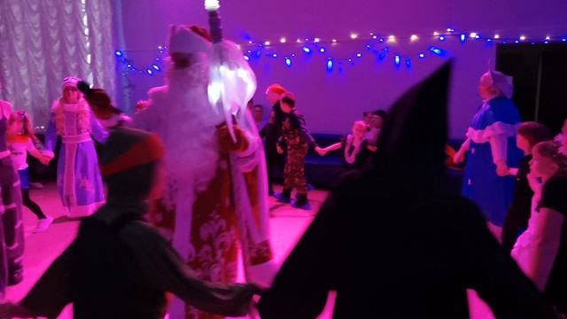 Школьники. Хоровод Елочка