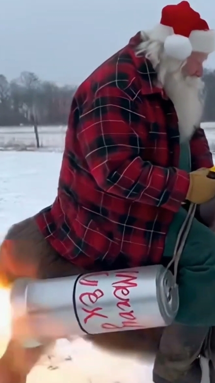 Дедушка Мороз спешит к детишкам на Новый Год