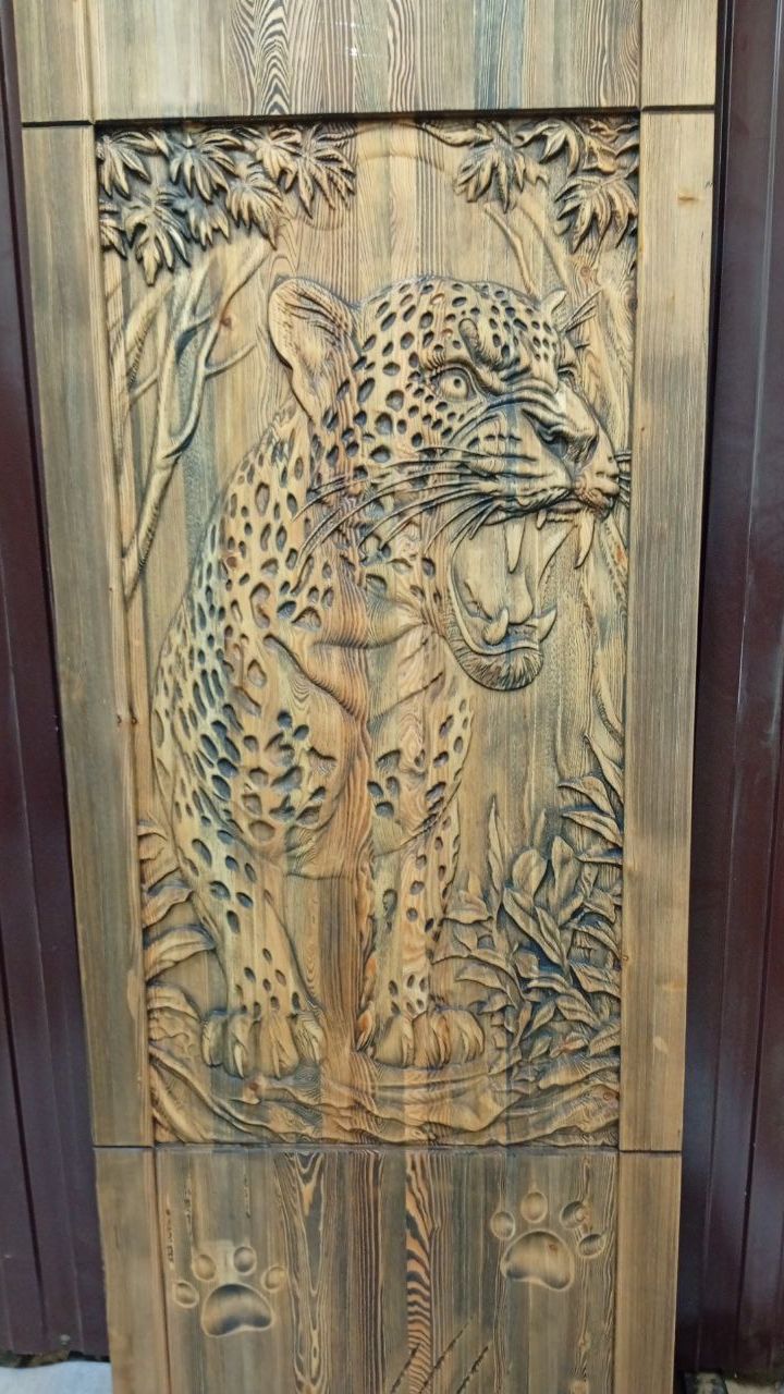 Входная резная дверь "Леопард"