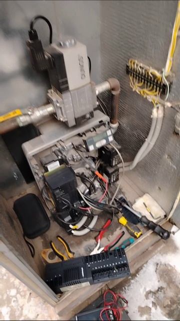 Блокировка F 04h горелки Weishaupt WG20. Внутренняя неисправность блока управления