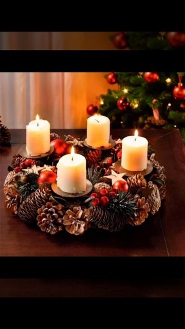 Света Милюкова и Маша Усова из 9а рассказывают о Рождественском венке