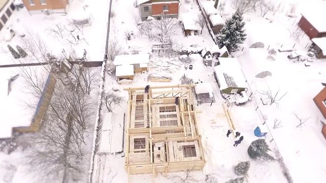 Строительство зимою. Атмосферно
