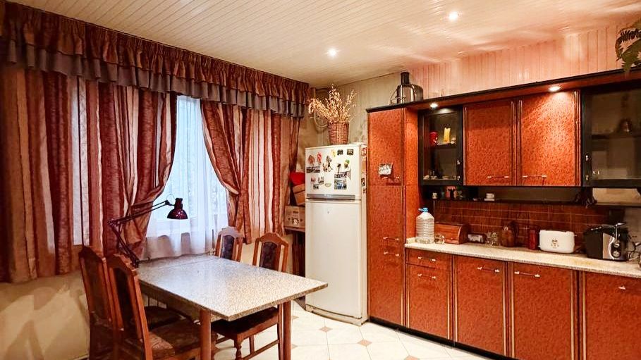 Цена квартиры в Геленджике 23 млн.р. на ул.Маячной, вместе с капитальным гаражом на два автомобиля.