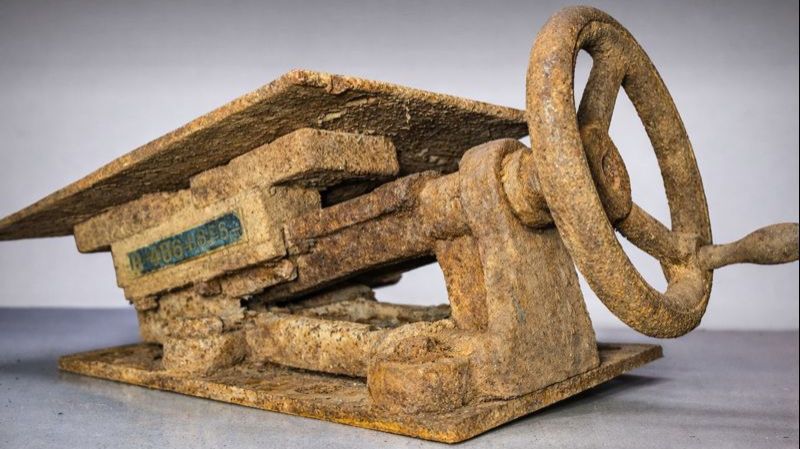 Реставрация Старого Ржавого Ручного Тискового Пресса