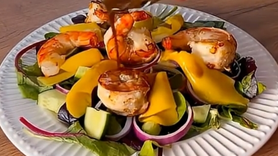 Азиатский САЛАТ с креветками и манго...🥗🍤🎄😋