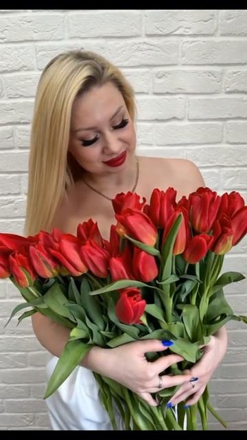 #даритеженщинамцветы