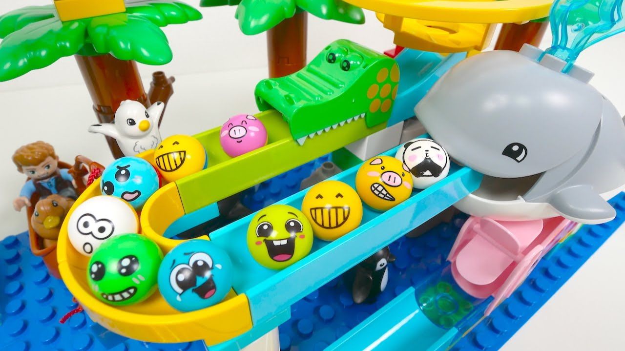 СТРОИМ ГОРКУ ДЛЯ ШАРИКОВ С ДИЛЬФИНОМ КАТАЕМ ШАРИКИ ВИДЕО ДЛЯ ДЕТЕЙ ДЕТСКИЙ КАНАЛ ИГРАЛКИ-ЗАЛИПАЛКИ