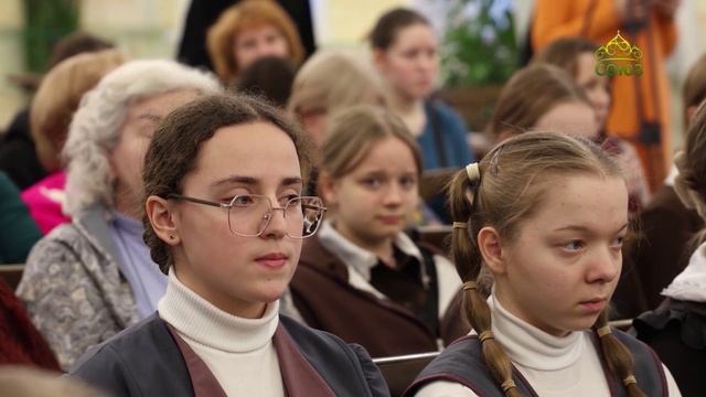 Российская певица, актриса, модельер Виктория Цыганова посетила Николо-Сольбинский монастырь