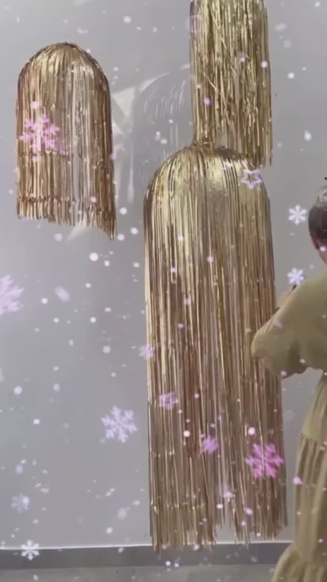 Идея, праздничный декор своими руками из шарика и дожика