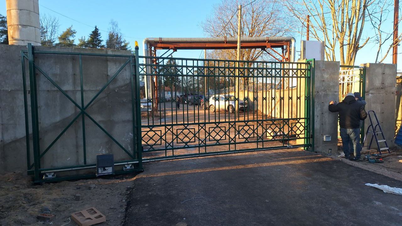 ⚔#ОТКАТНЫЕ ВОРОТА С КАЛИТКОЙ И #АВТОМАТИКОЙ САМЕ (Италия)🤖