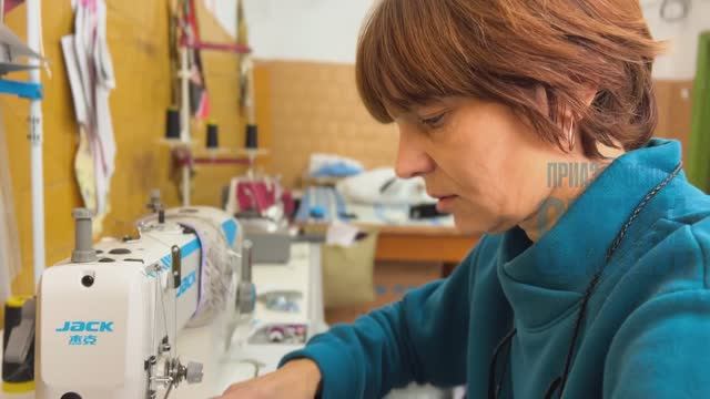 Талантливая жительница Ейского района с душой шьет сценические костюмы