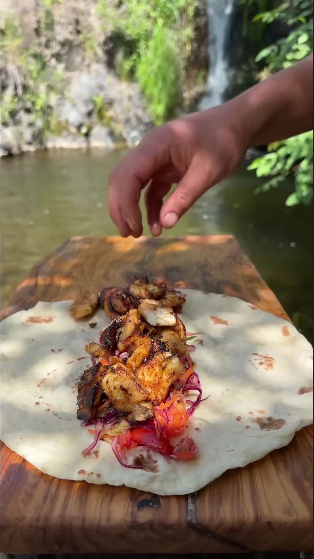 Пикантная жареная на костре рыбка