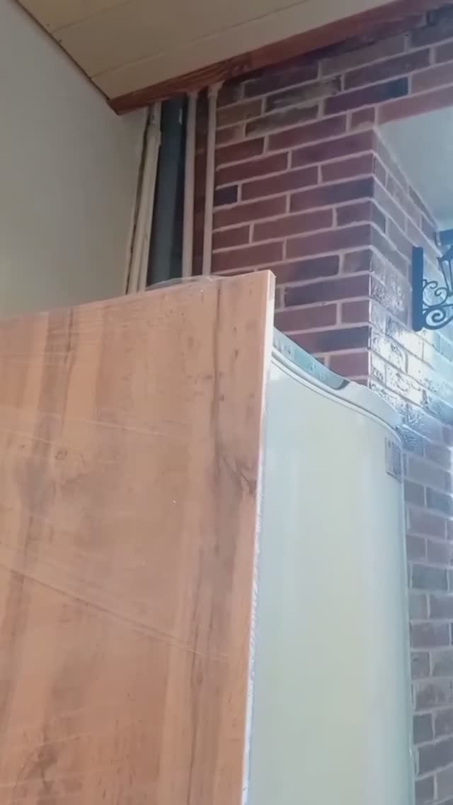 Привезли кухонный гарнитур.