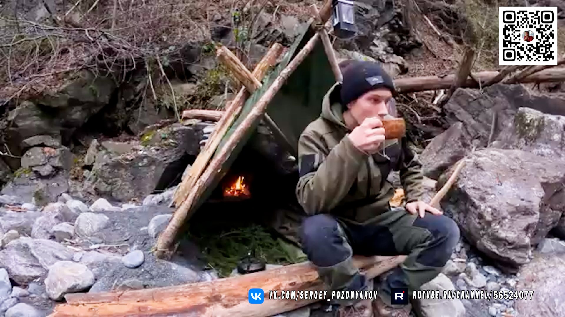 Строю теплое убежище в стиле бушкрафт с каменным камином внутри! Зимний бушкрафт-кемпинг 🪵🔥